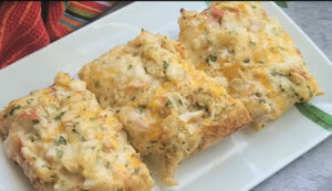 Storming Crab Seafood Bread | Cheesy, Loaded & Addictive - Roses Baking ...
